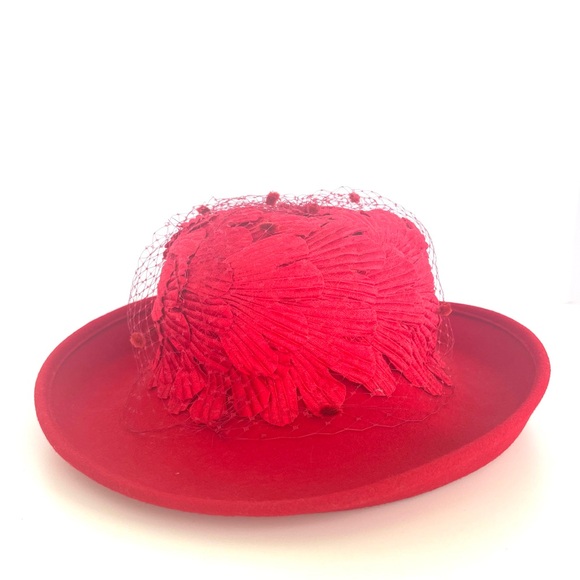August Hats | Accessories | Vintage Bright Red Wool Felt Hat Round ...